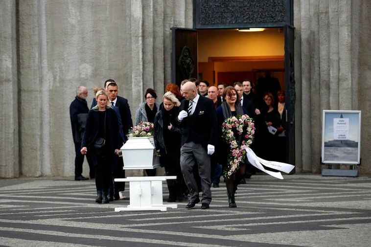 Great Number Of People Attend Birnas Funeral Iceland Monitor